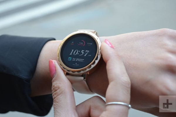 Top 4 Smartwatches for Women in 2020 - Smart Watch Fan